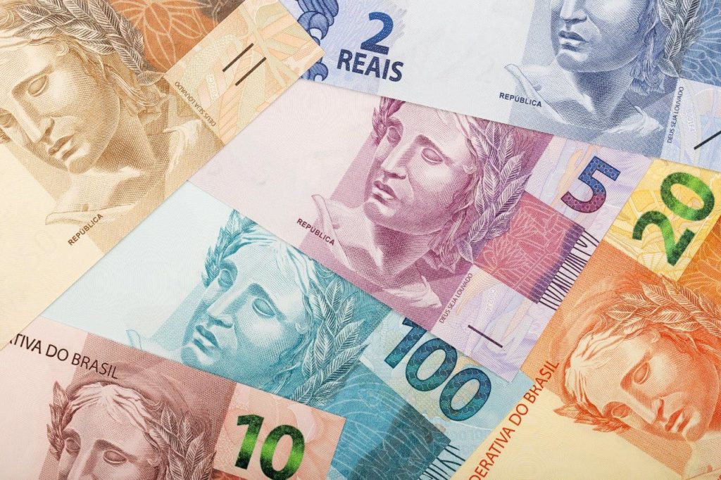 Brazílie, to je karneval v Riu, vodopády, slavná socha a pláž.